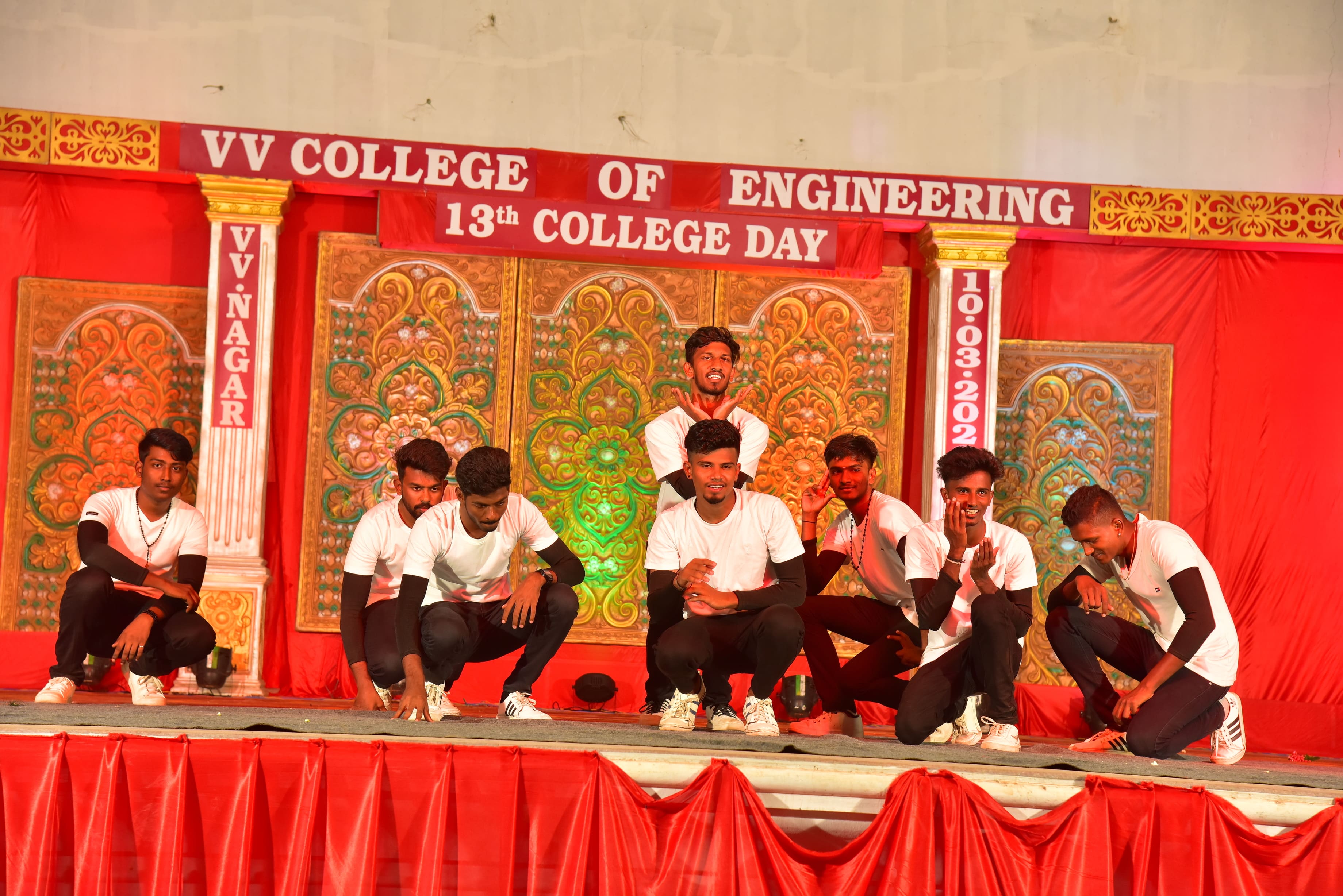 13th College Day | V V College of Engineering | Best Engineering ...