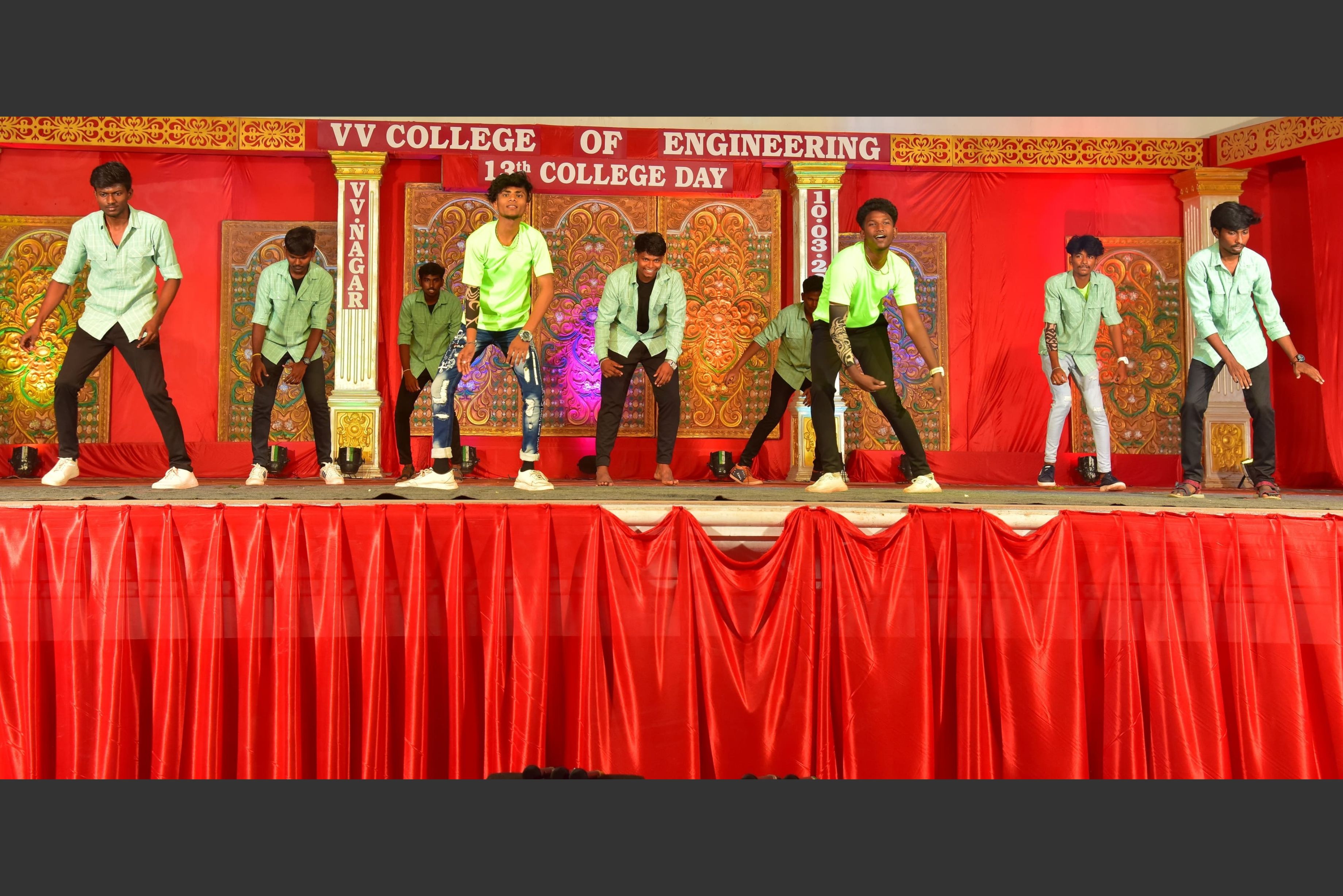 13th College Day | V V College of Engineering | Best Engineering ...